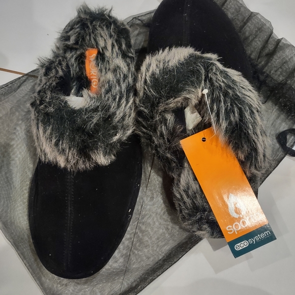 Sporto | Shoes | Sporto Black Faux Sided With Fur Slippers | Poshmark
